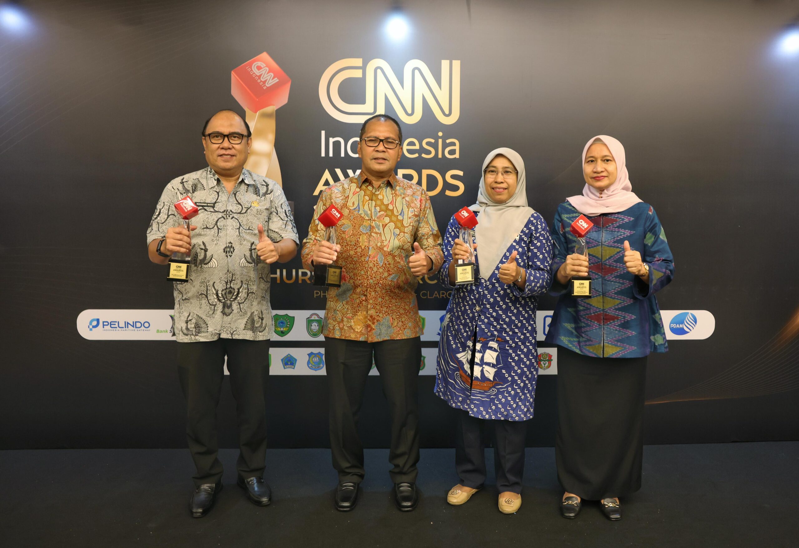 Danny Pomanto Terima 4 Penghargaan Sekaligus di CNN Indonesia Awards ...